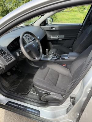 Volvo V50 2010 Aizkraukle, ar dzinēja tilpumu 1.60 L un nobraukumu 294 tūkst. km par 2800 €, foto 7 vietnē AUTOMOTO.COM.LV