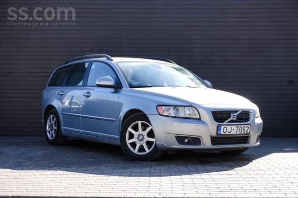 Volvo V50 2010 in Riga, with an engine capacity of 1.60 L and mileage of 309 thousand km for 3990 €, photo 2 on AUTOMOTO.COM.LV