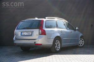 Вольво В50 2010 в Рига, объемом двигателя 1.60 л и пробегом 309 тыс. км за 3990 €, фото 4 на AUTOMOTO.COM.LV