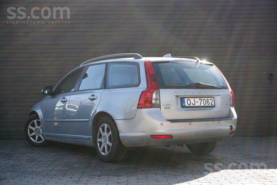 Вольво В50 2010 в Рига, объемом двигателя 1.60 л и пробегом 309 тыс. км за 3990 €, фото 5 на AUTOMOTO.COM.LV