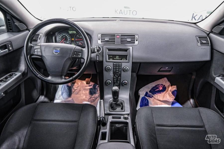 Volvo V50 2010 in Kaunas, with an engine capacity of 1.60 L and mileage of 260 thousand km for 4490 €, photo 9 on AUTOMOTO.COM.LV