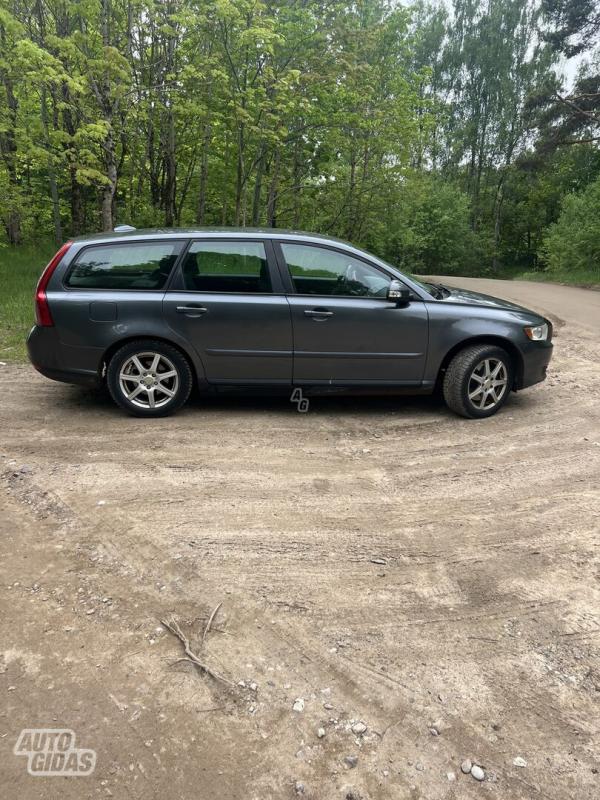 Volvo V50 2010 Viļņa, ar dzinēja tilpumu 1.60 L un nobraukumu 436 tūkst. km par 1950 €, foto 3 vietnē AUTOMOTO.COM.LV