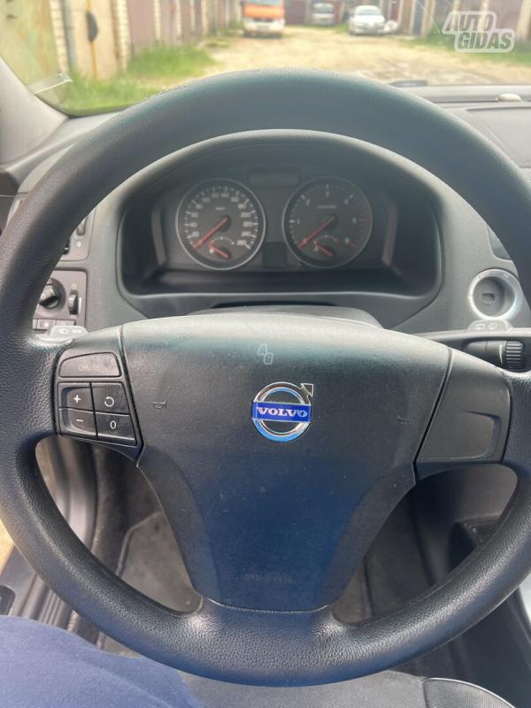 Volvo V50 2010 Viļņa, ar dzinēja tilpumu 1.60 L un nobraukumu 436 tūkst. km par 1950 €, foto 8 vietnē AUTOMOTO.COM.LV
