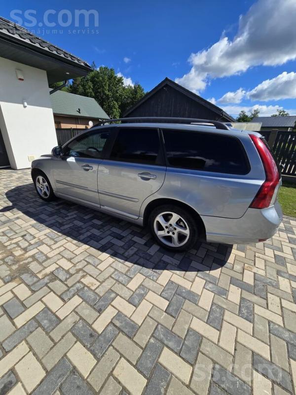 Volvo V50 2010 Rīga, ar dzinēja tilpumu 1.60 L un nobraukumu 324 tūkst. km par 2200 €, foto 3 vietnē AUTOMOTO.COM.LV