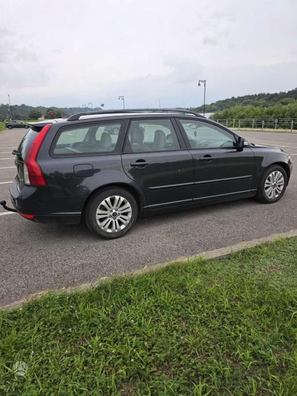 Volvo V50 2010 in Kaunas, with an engine capacity of 2.00 L and mileage of 357 thousand km for 2200 €, photo 4 on AUTOMOTO.COM.LV