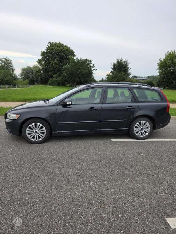 Volvo V50 2010 in Kaunas, with an engine capacity of 2.00 L and mileage of 357 thousand km for 2200 €, photo 5 on AUTOMOTO.COM.LV