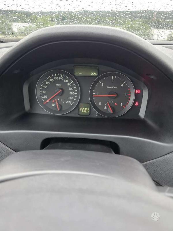Volvo V50 2010 in Kaunas, with an engine capacity of 2.00 L and mileage of 357 thousand km for 2200 €, photo 7 on AUTOMOTO.COM.LV