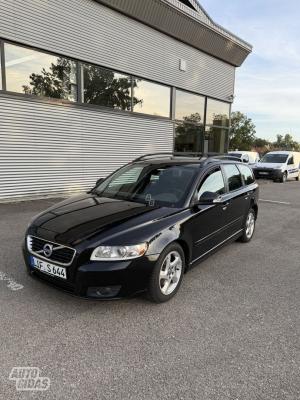 Volvo V50 2010 Radviliškis, ar dzinēja tilpumu 1.60 L un nobraukumu 246 tūkst. km par 2700 €, foto  vietnē AUTOMOTO.COM.LV