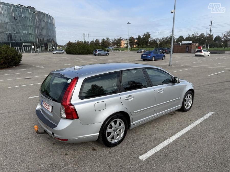 Volvo V50 2010 Šauļi, ar dzinēja tilpumu 1.60 L un nobraukumu 333 tūkst. km par 3450 €, foto 8 vietnē AUTOMOTO.COM.LV