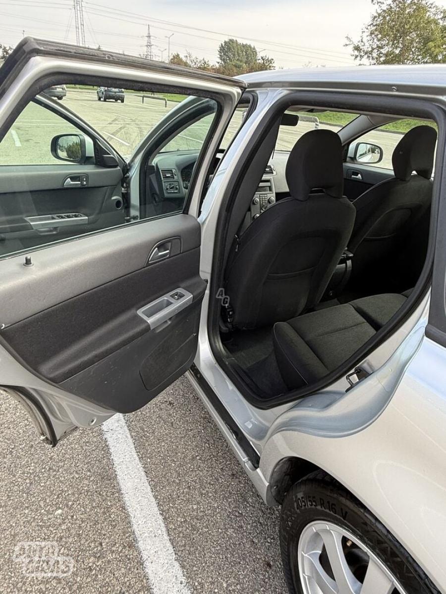 Volvo V50 2010 Šauļi, ar dzinēja tilpumu 1.60 L un nobraukumu 333 tūkst. km par 3450 €, foto 21 vietnē AUTOMOTO.COM.LV