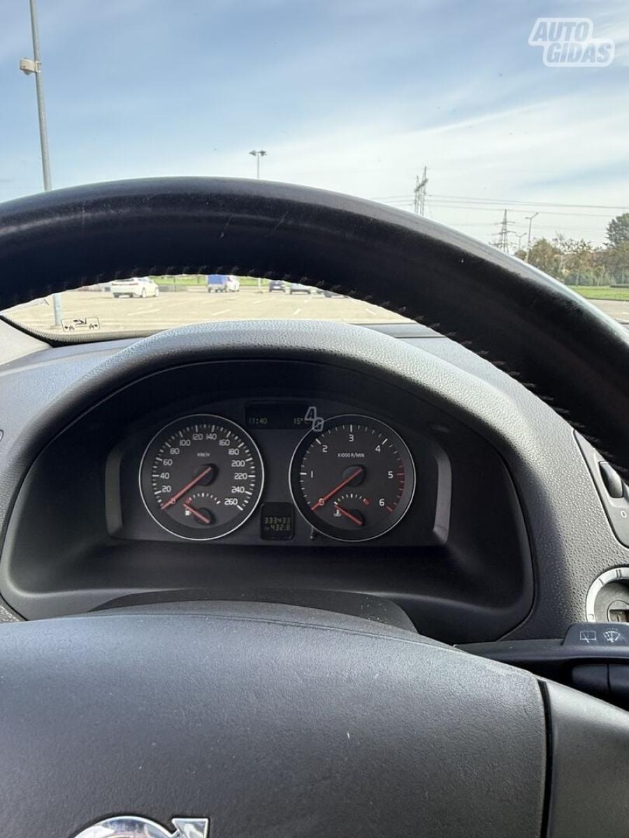 Volvo V50 2010 Šauļi, ar dzinēja tilpumu 1.60 L un nobraukumu 333 tūkst. km par 3450 €, foto 28 vietnē AUTOMOTO.COM.LV