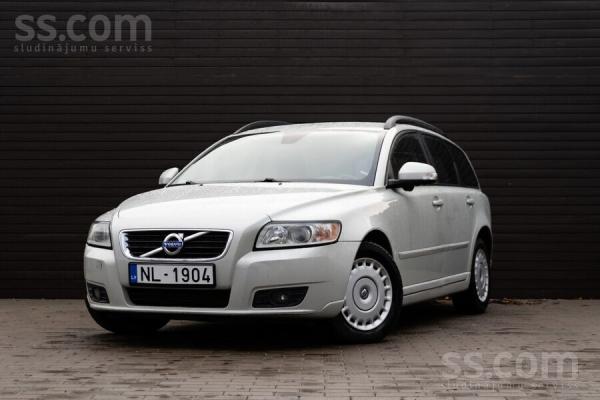 Volvo V50 2011 in Riga, with an engine capacity of 1.60 L and mileage of 303 thousand km for 4290 €, photo 1 on AUTOMOTO.COM.LV