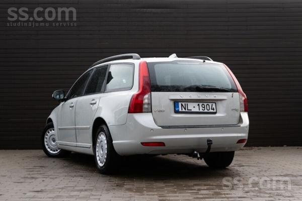 Volvo V50 2011 in Riga, with an engine capacity of 1.60 L and mileage of 303 thousand km for 4290 €, photo 4 on AUTOMOTO.COM.LV