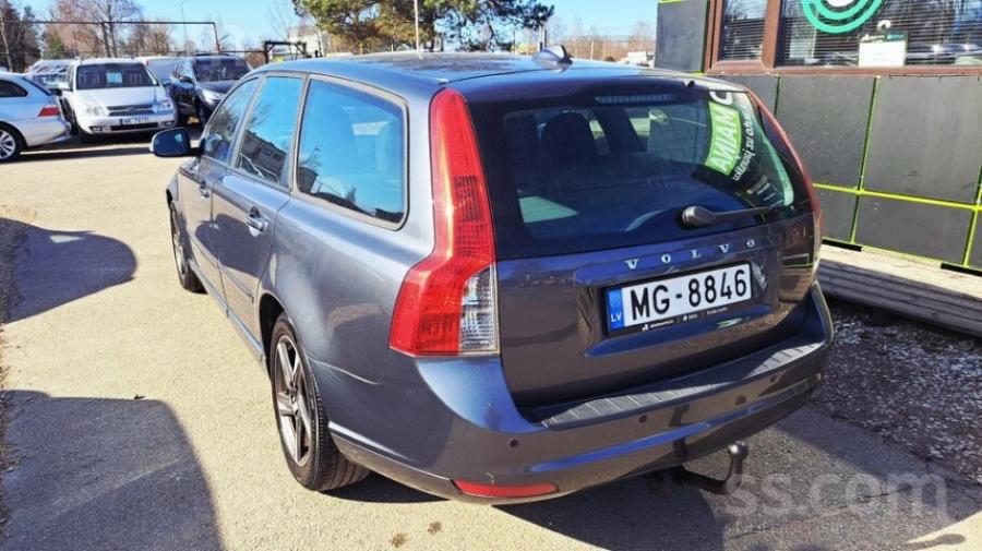 Volvo V50 2011 Rīga, ar dzinēja tilpumu 1.60 L un nobraukumu 281 tūkst. km par 3400 €, foto 13 vietnē AUTOMOTO.COM.LV