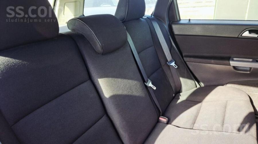 Volvo V50 2011 Rīga, ar dzinēja tilpumu 1.60 L un nobraukumu 281 tūkst. km par 3400 €, foto 15 vietnē AUTOMOTO.COM.LV