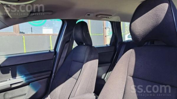 Volvo V50 2011 Rīga, ar dzinēja tilpumu 1.60 L un nobraukumu 281 tūkst. km par 3400 €, foto 3 vietnē AUTOMOTO.COM.LV