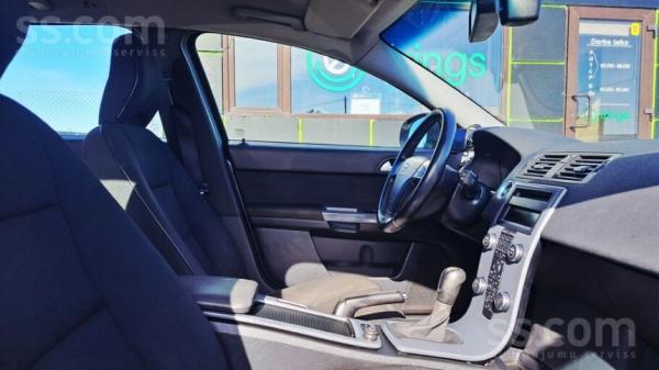 Volvo V50 2011 Rīga, ar dzinēja tilpumu 1.60 L un nobraukumu 281 tūkst. km par 3400 €, foto 5 vietnē AUTOMOTO.COM.LV