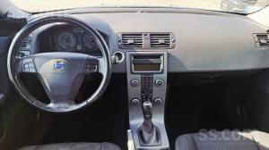 Volvo V50 2011 Rīga, ar dzinēja tilpumu 1.60 L un nobraukumu 281 tūkst. km par 3400 €, foto 10 vietnē AUTOMOTO.COM.LV