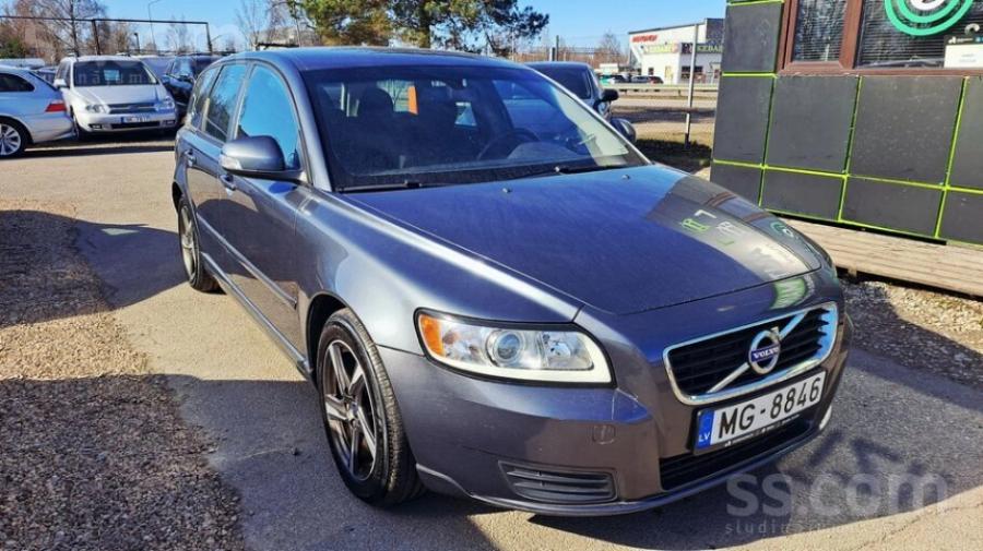 Volvo V50 2011 Rīga, ar dzinēja tilpumu 1.60 L un nobraukumu 281 tūkst. km par 3400 €, foto 13 vietnē AUTOMOTO.COM.LV