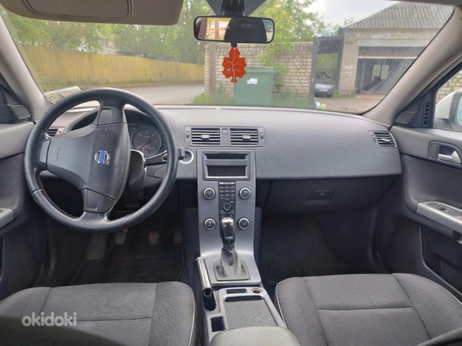 Volvo V50 2011 in Tallinn, with an engine capacity of 1.60 L and mileage of 0 thousand km for 1800 €, photo 6 on AUTOMOTO.COM.LV