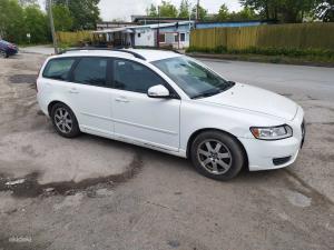 Volvo V50 2011 in Tallinn, with an engine capacity of 1.60 L and mileage of 0 thousand km for 1800 €, photo 9 on AUTOMOTO.COM.LV