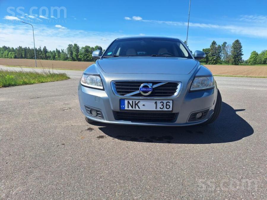 Volvo V50 2011 in Riga, with an engine capacity of 1.60 L and mileage of 219 thousand km for 4700 €, photo 5 on AUTOMOTO.COM.LV