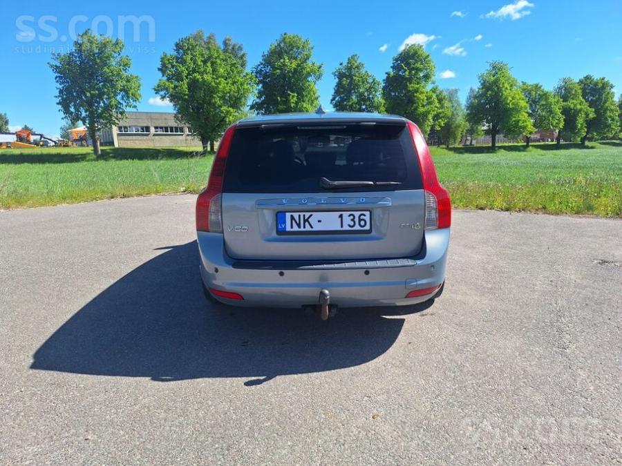 Volvo V50 2011 in Riga, with an engine capacity of 1.60 L and mileage of 219 thousand km for 4700 €, photo 8 on AUTOMOTO.COM.LV