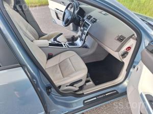 Volvo V50 2011 in Riga, with an engine capacity of 1.60 L and mileage of 219 thousand km for 4700 €, photo 11 on AUTOMOTO.COM.LV