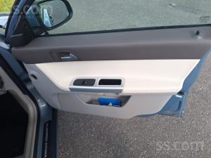 Volvo V50 2011 in Riga, with an engine capacity of 1.60 L and mileage of 219 thousand km for 4700 €, photo 12 on AUTOMOTO.COM.LV