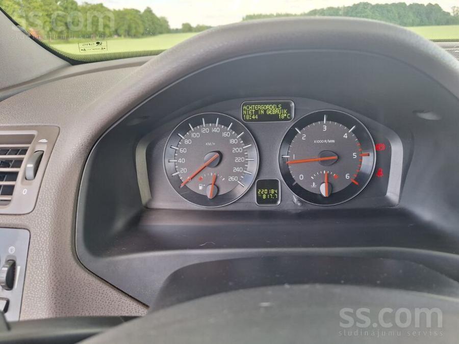 Volvo V50 2011 in Riga, with an engine capacity of 1.60 L and mileage of 219 thousand km for 4700 €, photo 17 on AUTOMOTO.COM.LV