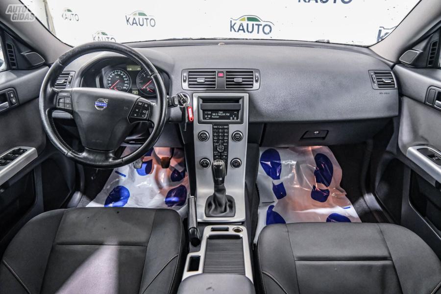 Volvo V50 2012 in Kaunas, with an engine capacity of 1.60 L and mileage of 266 thousand km for 4390 €, photo 8 on AUTOMOTO.COM.LV