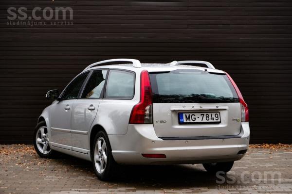 Volvo V50 2012 Rīga, ar dzinēja tilpumu 1.60 L un nobraukumu 0 tūkst. km par 4990 €, foto 4 vietnē AUTOMOTO.COM.LV
