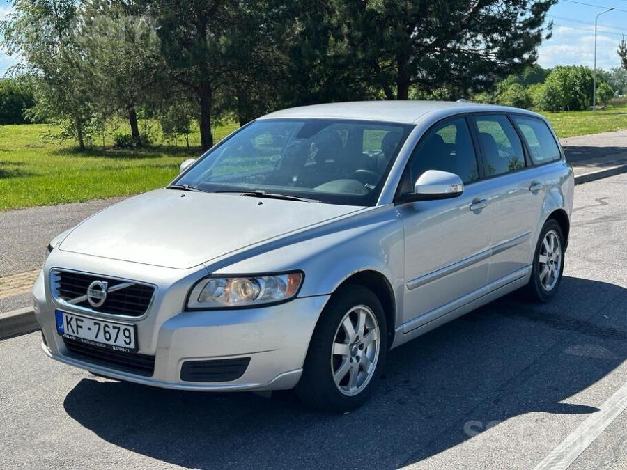 Volvo V50 2012 Rīga, ar dzinēja tilpumu 1.60 L un nobraukumu 195 tūkst. km par 2400 €, foto 1 vietnē AUTOMOTO.COM.LV