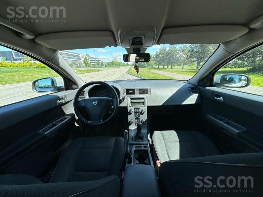 Volvo V50 2012 Rīga, ar dzinēja tilpumu 1.60 L un nobraukumu 195 tūkst. km par 2400 €, foto 6 vietnē AUTOMOTO.COM.LV