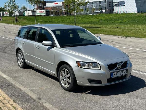 Volvo V50 2012 in Riga, with an engine capacity of 1.60 L and mileage of 195 thousand km for 2350 €, photo 2 on AUTOMOTO.COM.LV