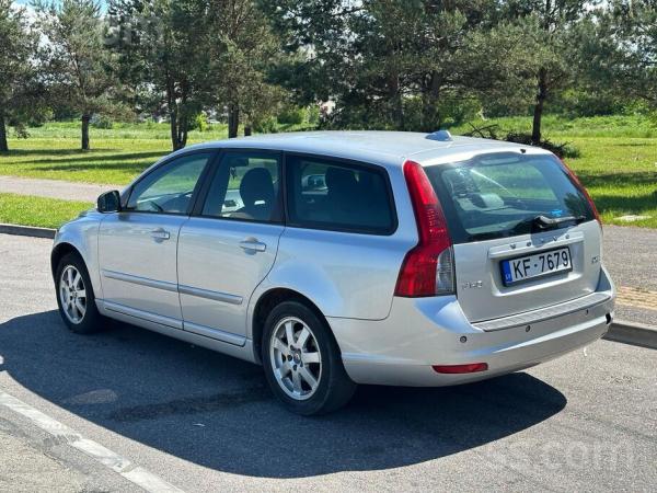 Volvo V50 2012 in Riga, with an engine capacity of 1.60 L and mileage of 195 thousand km for 2350 €, photo 3 on AUTOMOTO.COM.LV