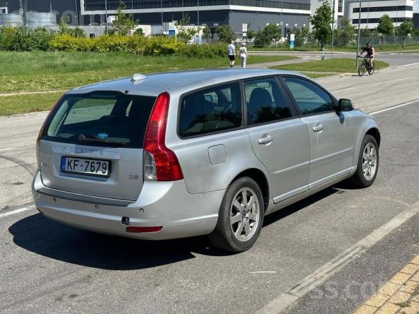 Volvo V50 2012 in Riga, with an engine capacity of 1.60 L and mileage of 195 thousand km for 2350 €, photo 4 on AUTOMOTO.COM.LV