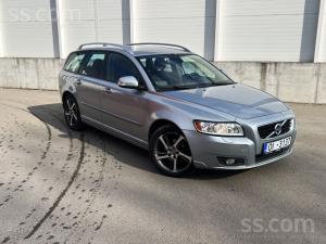 Volvo V50 2012 Rīga, ar dzinēja tilpumu 1.60 L un nobraukumu 313 tūkst. km par 3794 €, foto  vietnē AUTOMOTO.COM.LV