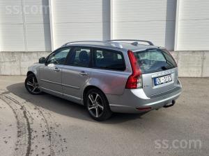 Volvo V50 2012 Rīga, ar dzinēja tilpumu 1.60 L un nobraukumu 313 tūkst. km par 3794 €, foto 3 vietnē AUTOMOTO.COM.LV
