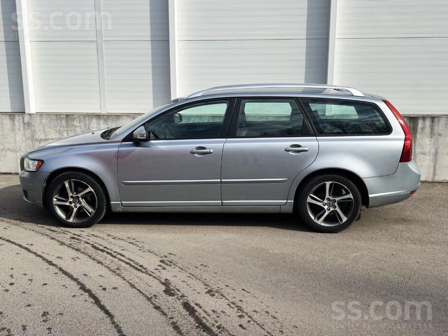 Volvo V50 2012 Rīga, ar dzinēja tilpumu 1.60 L un nobraukumu 313 tūkst. km par 3794 €, foto 4 vietnē AUTOMOTO.COM.LV