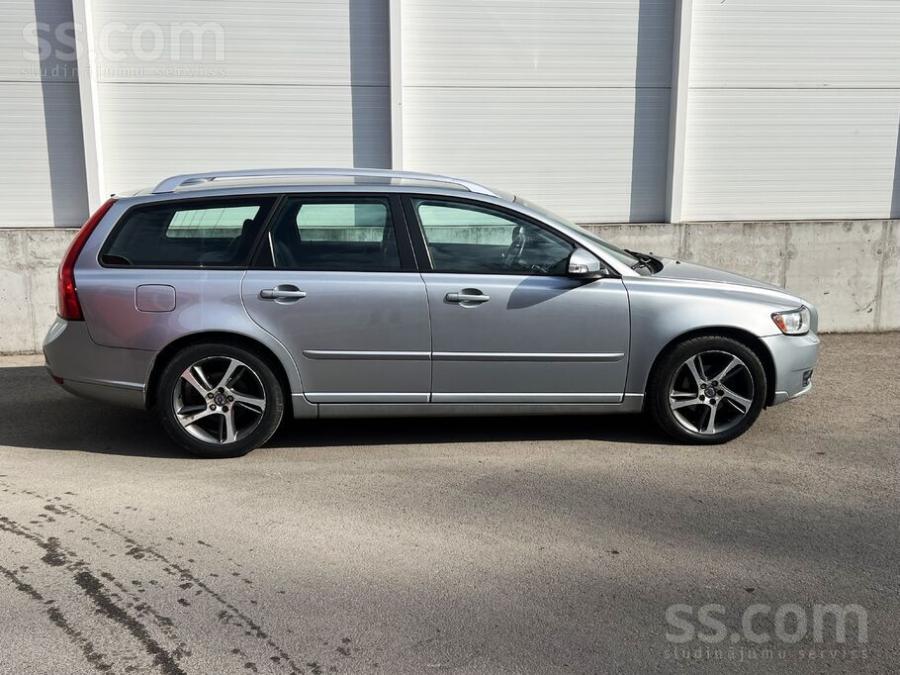 Volvo V50 2012 Rīga, ar dzinēja tilpumu 1.60 L un nobraukumu 313 tūkst. km par 3794 €, foto 6 vietnē AUTOMOTO.COM.LV