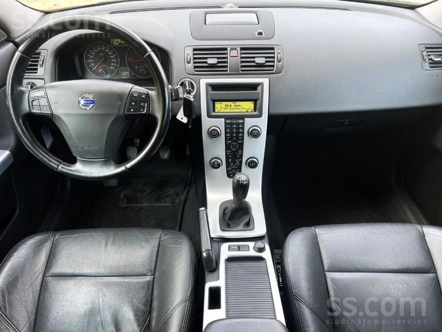Volvo V50 2012 Rīga, ar dzinēja tilpumu 1.60 L un nobraukumu 313 tūkst. km par 3794 €, foto 8 vietnē AUTOMOTO.COM.LV