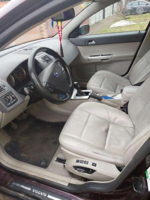 Violet Volvo V50 2005 in Siauliai, with an engine capacity of 2.00 L and mileage of 270 thousand km for 1500 €, photo 9 on AUTOMOTO.COM.LV