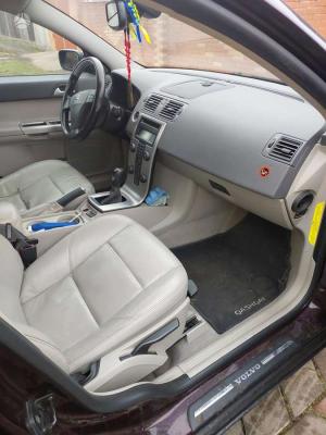 Violet Volvo V50 2005 in Siauliai, with an engine capacity of 2.00 L and mileage of 270 thousand km for 1500 €, photo 10 on AUTOMOTO.COM.LV
