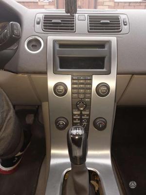 Violet Volvo V50 2005 in Siauliai, with an engine capacity of 2.00 L and mileage of 270 thousand km for 1500 €, photo 12 on AUTOMOTO.COM.LV