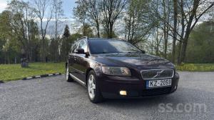 Violet Volvo V50 2007 in Cesis, with an engine capacity of 2.00 L and mileage of 366 thousand km for 1650 €, photo  on AUTOMOTO.COM.LV