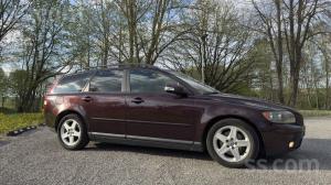 Violets Volvo V50 2007 Cēsis, ar dzinēja tilpumu 2.00 L un nobraukumu 366 tūkst. km par 1650 €, foto 3 vietnē AUTOMOTO.COM.LV