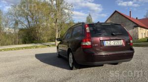Violets Volvo V50 2007 Cēsis, ar dzinēja tilpumu 2.00 L un nobraukumu 366 tūkst. km par 1650 €, foto 5 vietnē AUTOMOTO.COM.LV