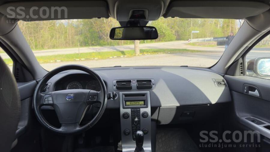 Violets Volvo V50 2007 Cēsis, ar dzinēja tilpumu 2.00 L un nobraukumu 366 tūkst. km par 1650 €, foto 9 vietnē AUTOMOTO.COM.LV