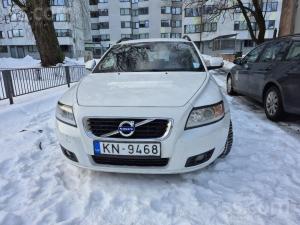 Balts Volvo V50 2010 Rīga, ar dzinēja tilpumu 2.00 L un nobraukumu 295 tūkst. km par 3300 €, foto 3 vietnē AUTOMOTO.COM.LV
